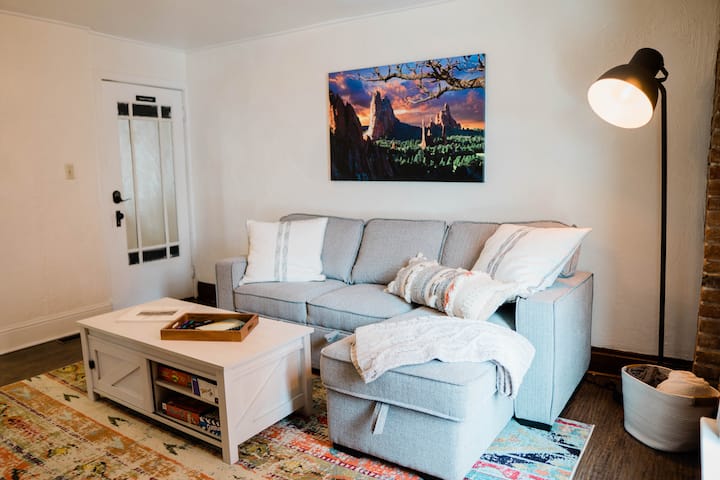 Miners Bend! Historic Locale Scenic Private Deck - Manitou Springs, CO