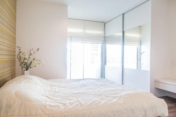 2 Bedrooms Fit For Family/58 Sqm./4 Mins To Bts - Bangkok