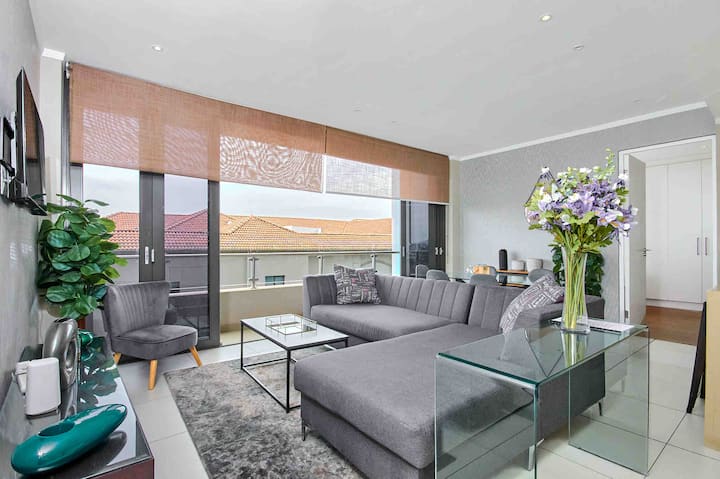 Executive 3bed Apartment Sandton - Sandton