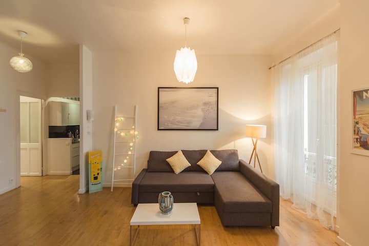 Very Bright Flat In The City Center With A/c - Niza