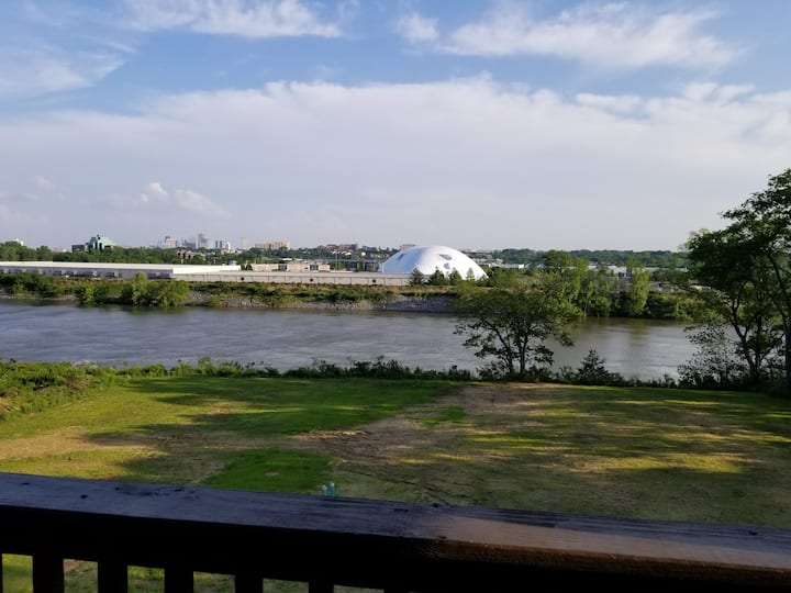 Newer Home Near Downtown On River W/skyline View! - Nashville, TN