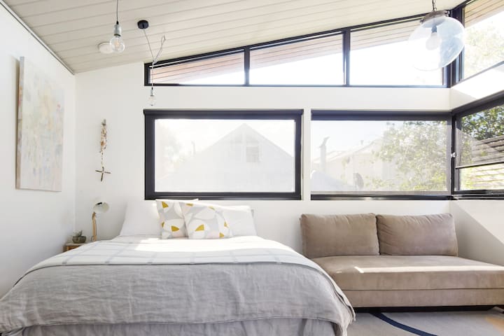 Holiday Lets, Homes, Experiences & Places - Airbnb