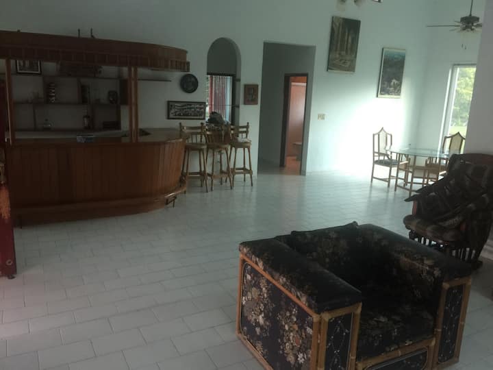 Renta De Espléndida Casa En Ticuman Morelos Mex - Estacas