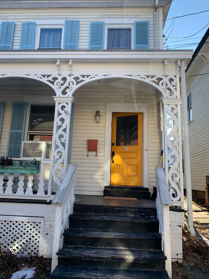 The Strand House With Hot Tub - Kingston, NY