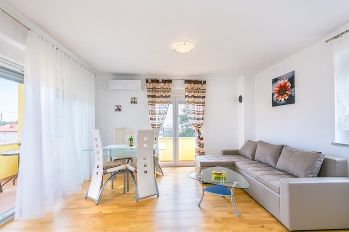 Tina A4 Apartment For 4 People - Medulin