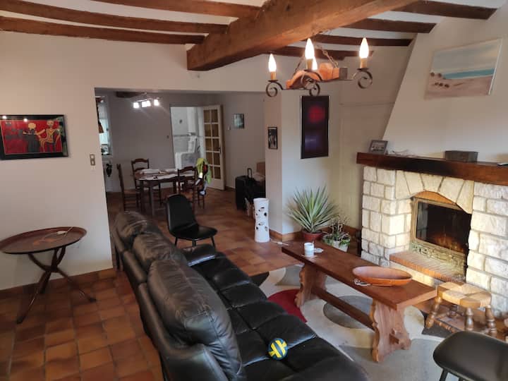 Agréable Maison De Ville Avec Cheminée Et Garage. - Valenciennes