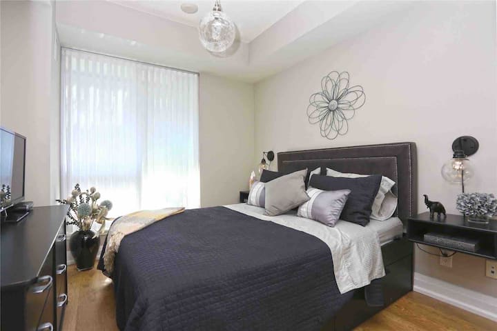 Stylish East End Condo - Toronto