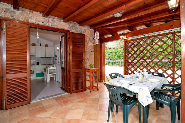 80 M Dalla Spiaggia Bianca, Giardino 150 M - Budoni