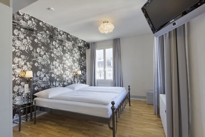 Double Room With Bathroom - Interlaken