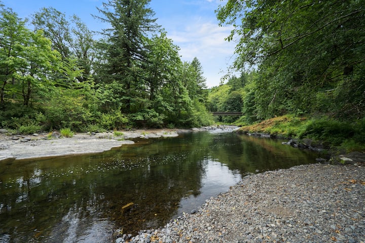 Trask River Retreat. River front, Decks & Views - Houses for Rent in ...