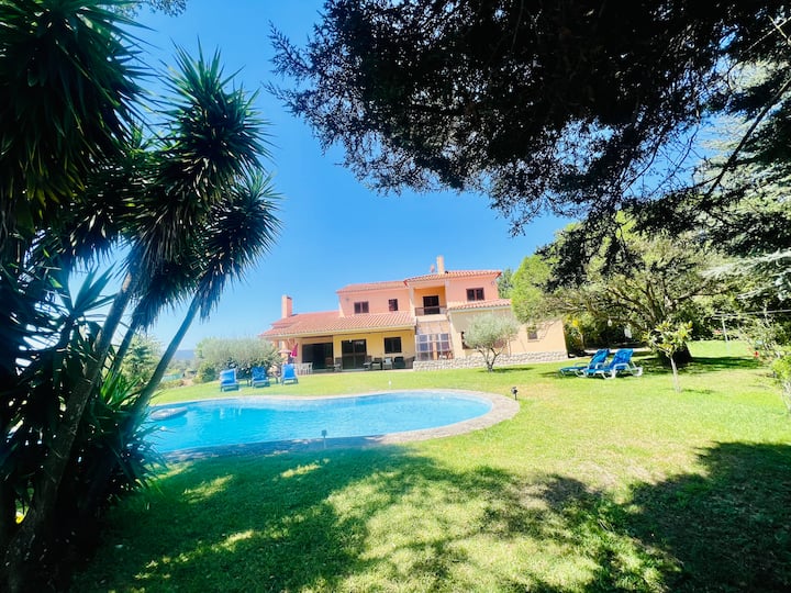Moradia Com Piscina E Jardim - Setúbal