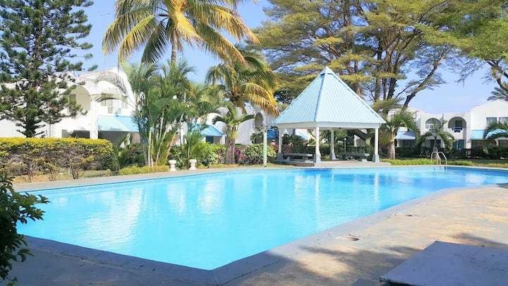 Bungalow With  Awarded Best Garden And Pool. - Mauritius