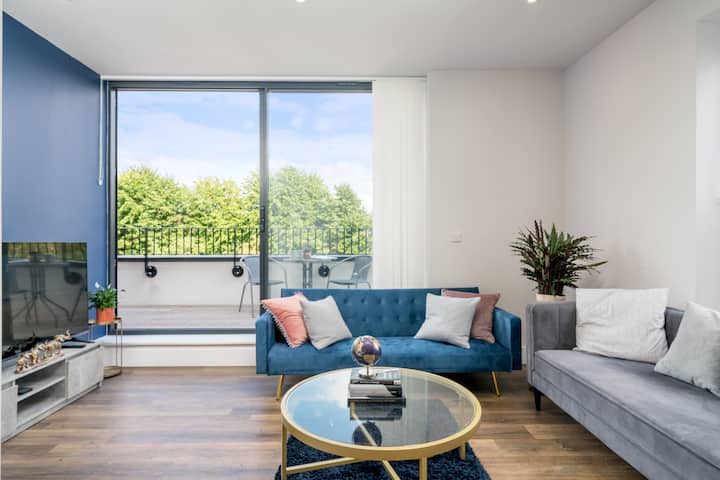 Modern Apartment  Freeparking Private Balcony - 