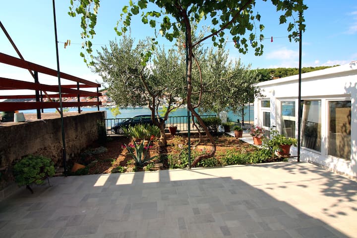 Apartment In Tisno Near The Bridge - Tisno