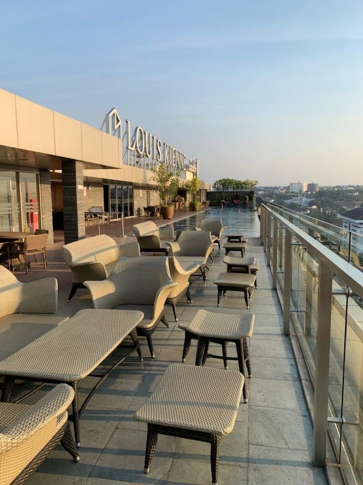 Luois Kienne Simpang Lima Semarang - Semarang