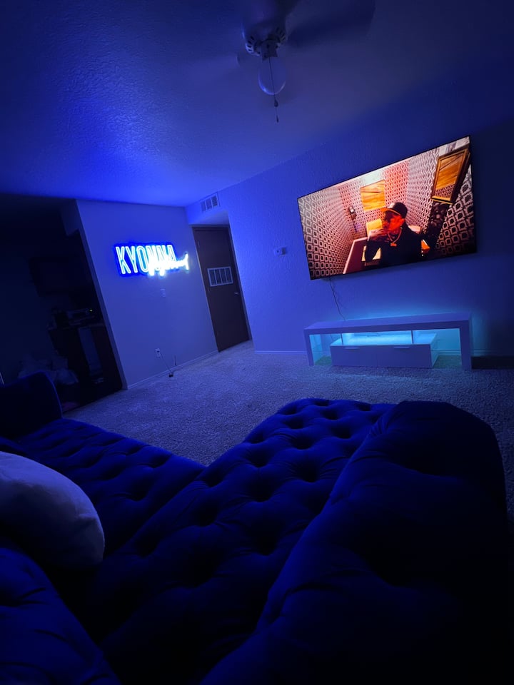 Bougie Bad Girls Club Airbnb/ Stripper Pole - Broken Arrow, OK