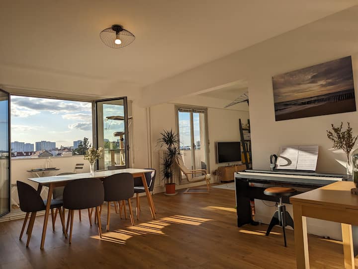 Grand Appartement Lumineux, Spacieux, Vue Dégagée - Nanterre