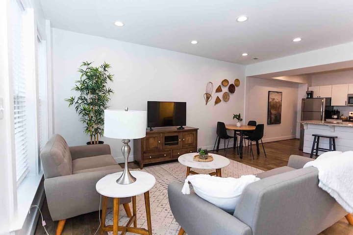 One Bedroom Apartment 12 Minutes From Lu! - Lynchburg, VA