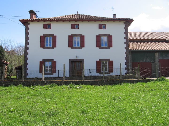 Gîte Indépendant Spacieux Au Pays Basque& Spa - Saint-Étienne-de-Baïgorry