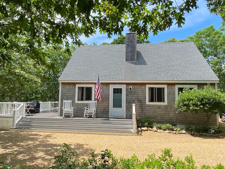 Nestled In The Woods: Renovated! - マーサズ・ビンヤード島, MA