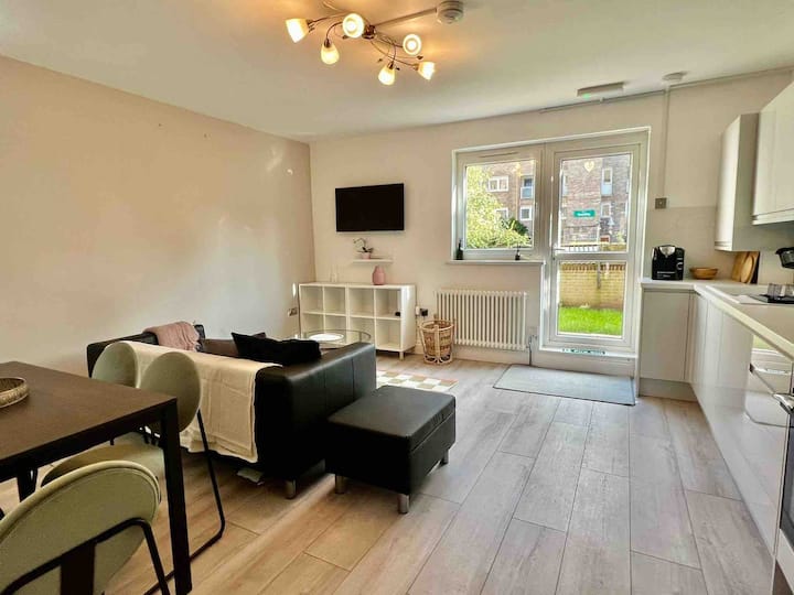 2cg  Modern 4b,2b Garden House Camden, Kings Cross - London