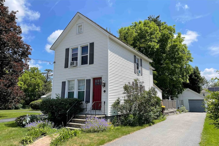 Private House, Walking Distance To Downtown - Saratoga Springs, NY