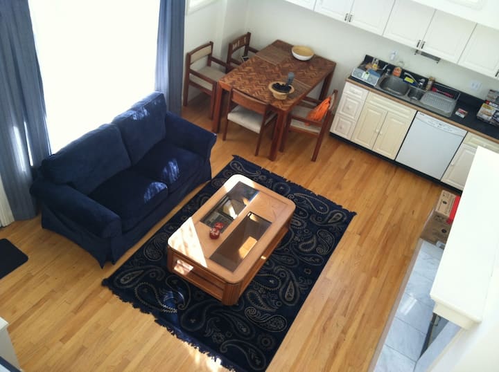 Light-filled Bi-level Condo Near 4th St Shops - Berkeley, CA