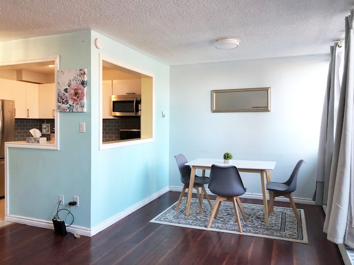 2 Bed+1 Sofa Bed G Floor 2 Storey Condo W Parking - Mississauga