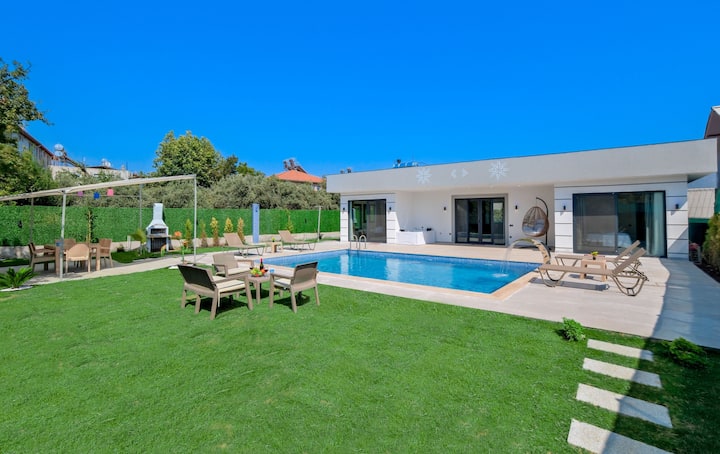 Kiralık Merkezi Konumda (Villa Kızıl Fethiye) - Fethiye