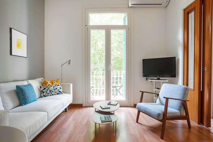 Cheerful, Modern Apartment In Sant Antoni - Barcelona
