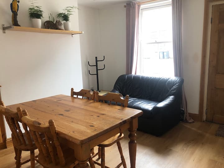 Beautiful Macaw Room In Grade 2 Listed House - Canterbury