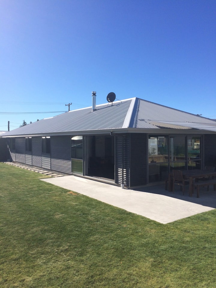 Relax On Glencairn 
Unlimited Wi-fi - Twizel