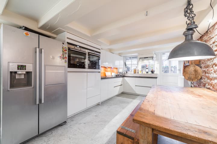 Top Room In Shared 200m2 House - Amsterdam