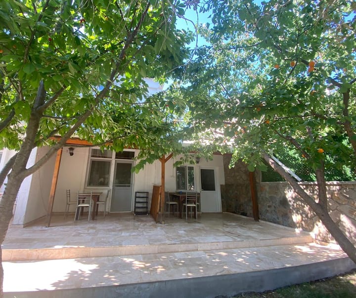 Bahçe Katı Merkezde Möbleli Daire No 102 - Gökçeada