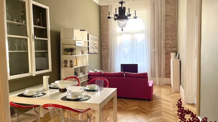 Parliament View Downtown Apartment 65sqm - Budapest