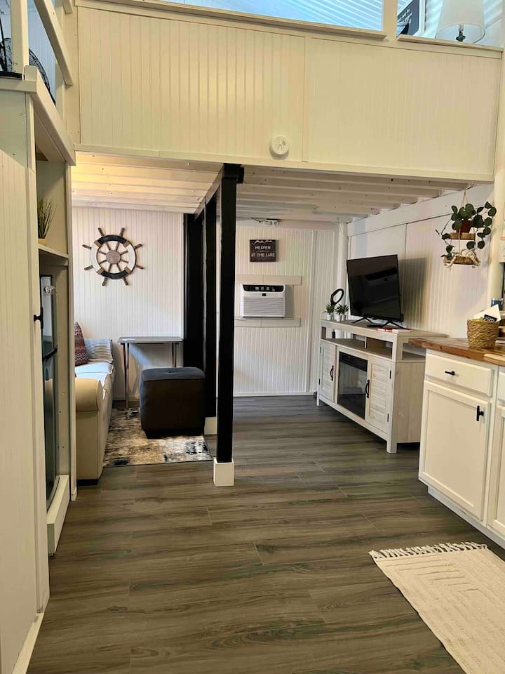 Lakeshore-peaceful Tiny Home - Lake Bridgeport, Bridgeport