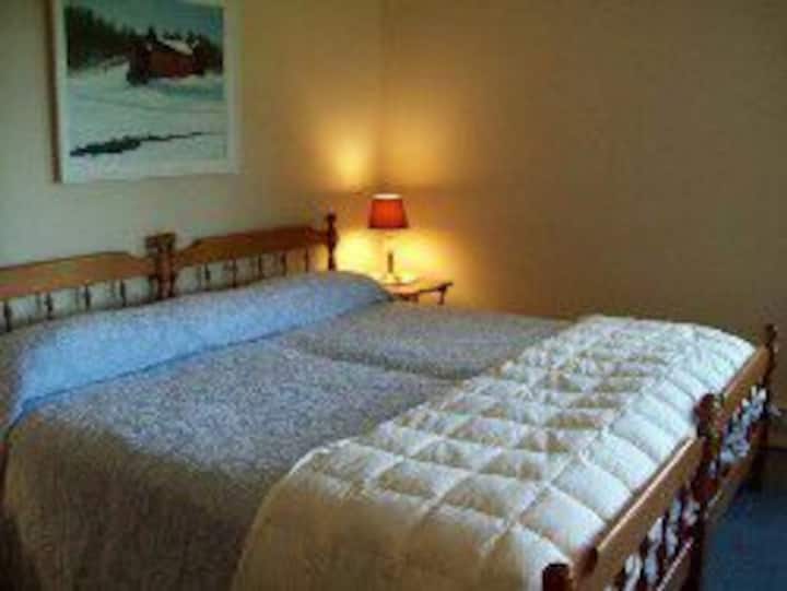 Mountain Meadow View Bnb - King - Waterbury