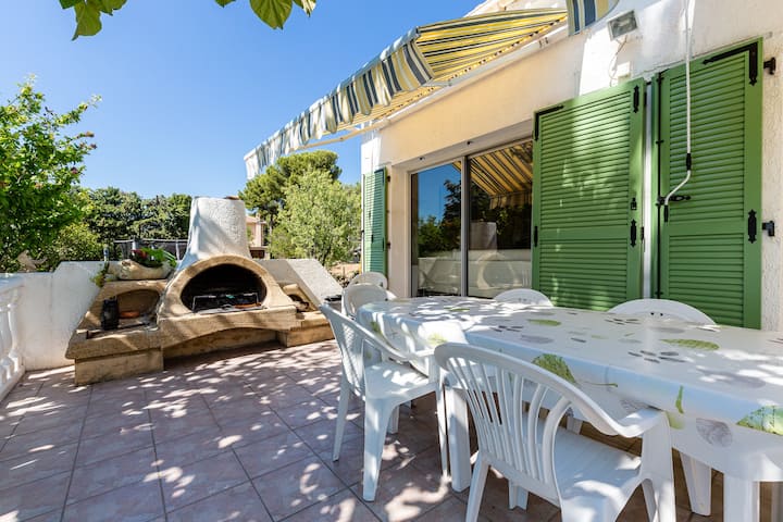 Villa à Louer Pour 10 Personnes à Vitrolles - Vitrolles