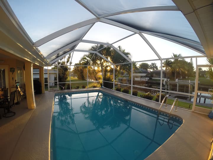 Villa Leonardo Stellar Gulf-access 4 Brm Pool Home - Cape Coral, FL