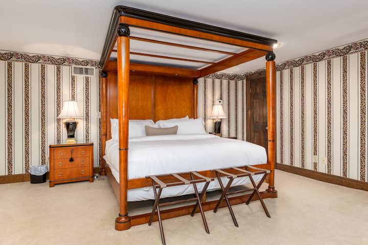 The Historic Shaffner Inn: Piedmont Room - Winston-Salem, NC