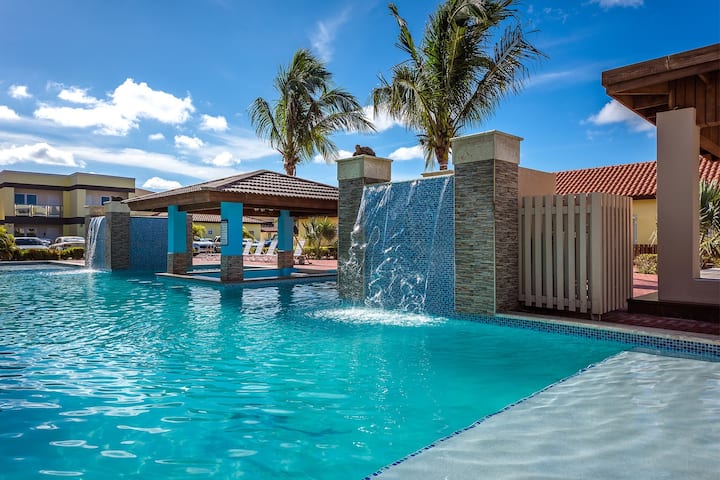 Luxe 2 Bdr Eagle Beach Condo - Walk To The Beach! - Aruba