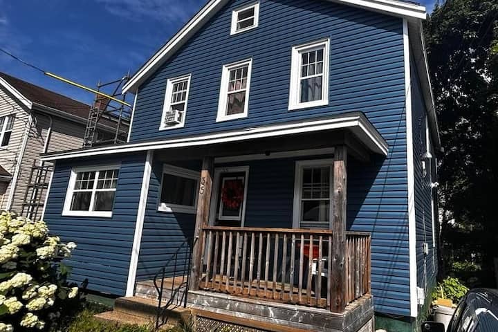 Charming Main Floor Flat! - Halifax