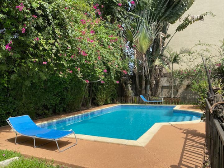 Grande Villa Piscine 
Zone 4c - Abidjan