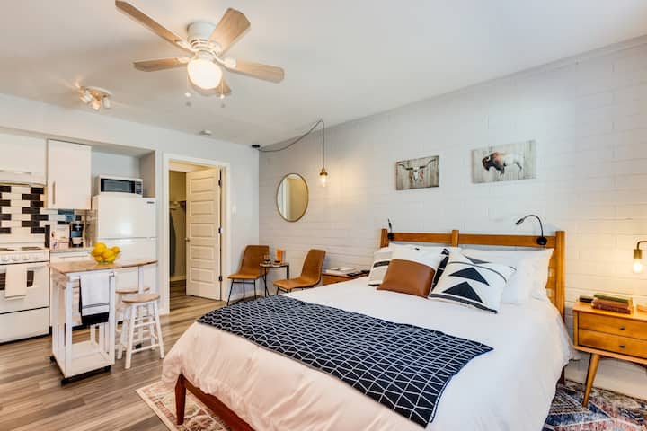 Spacious Studio In Tempe Near Asu & Phx Airport - Tempe, AZ