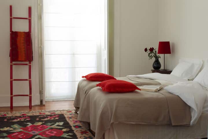 3 Bedrooms, 3 Bathrooms And Terrace - Chiado - Lisbon