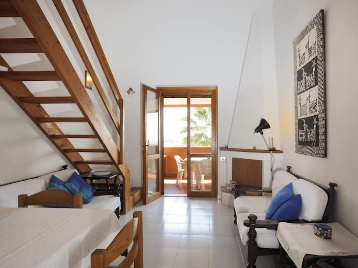 Cozy Tiny House Overlooking The See. - San Vito