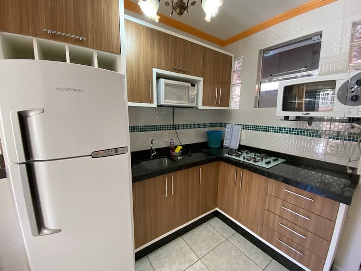 Apt 5 Centro/bombinhas Localizado A 70 M Da Praia - Bombinhas