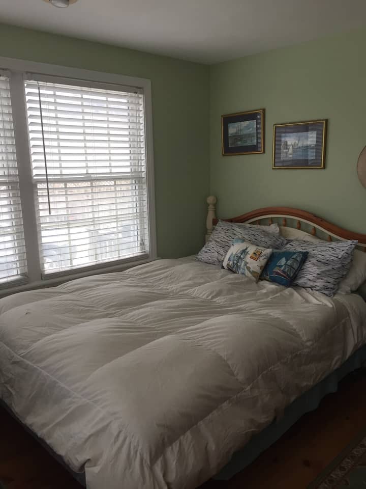 Beautiful Cottage With A Private Queen Size Room - Nantucket, MA