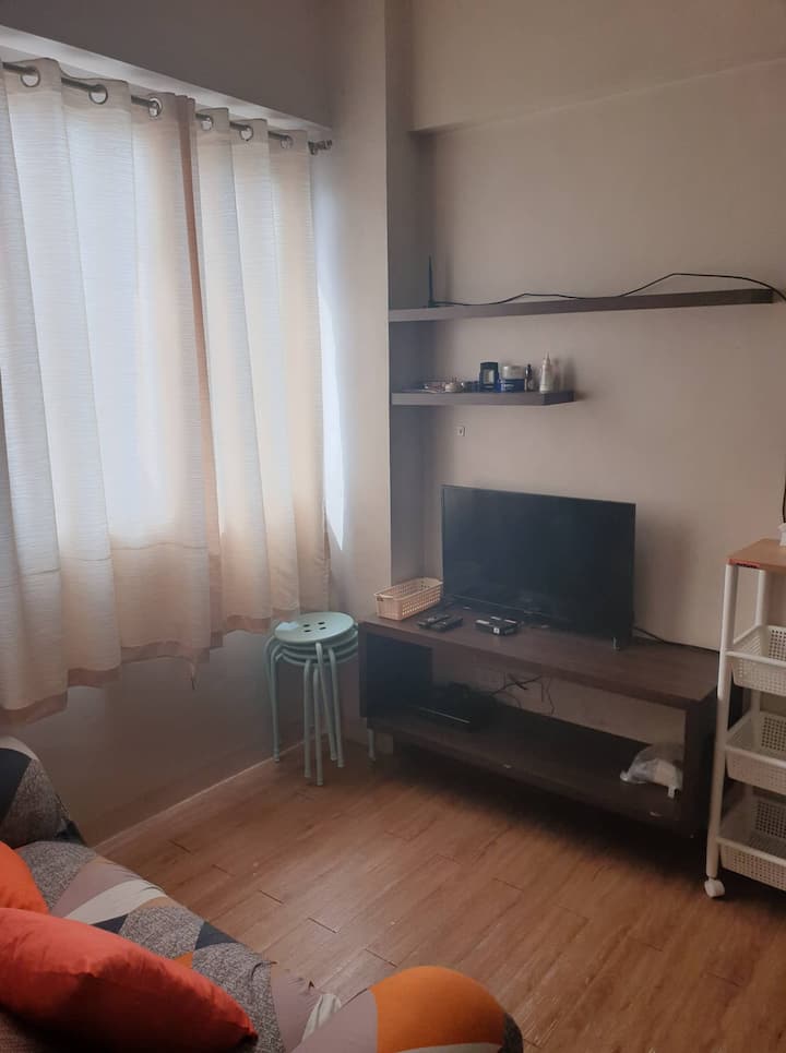 1br Fully Furnished Condo W/ Wifi (Tgc Marikina) - Marikina