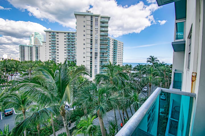 Apt. 5 - Ocean And Bay View - 2 Bedroom - Hollywood